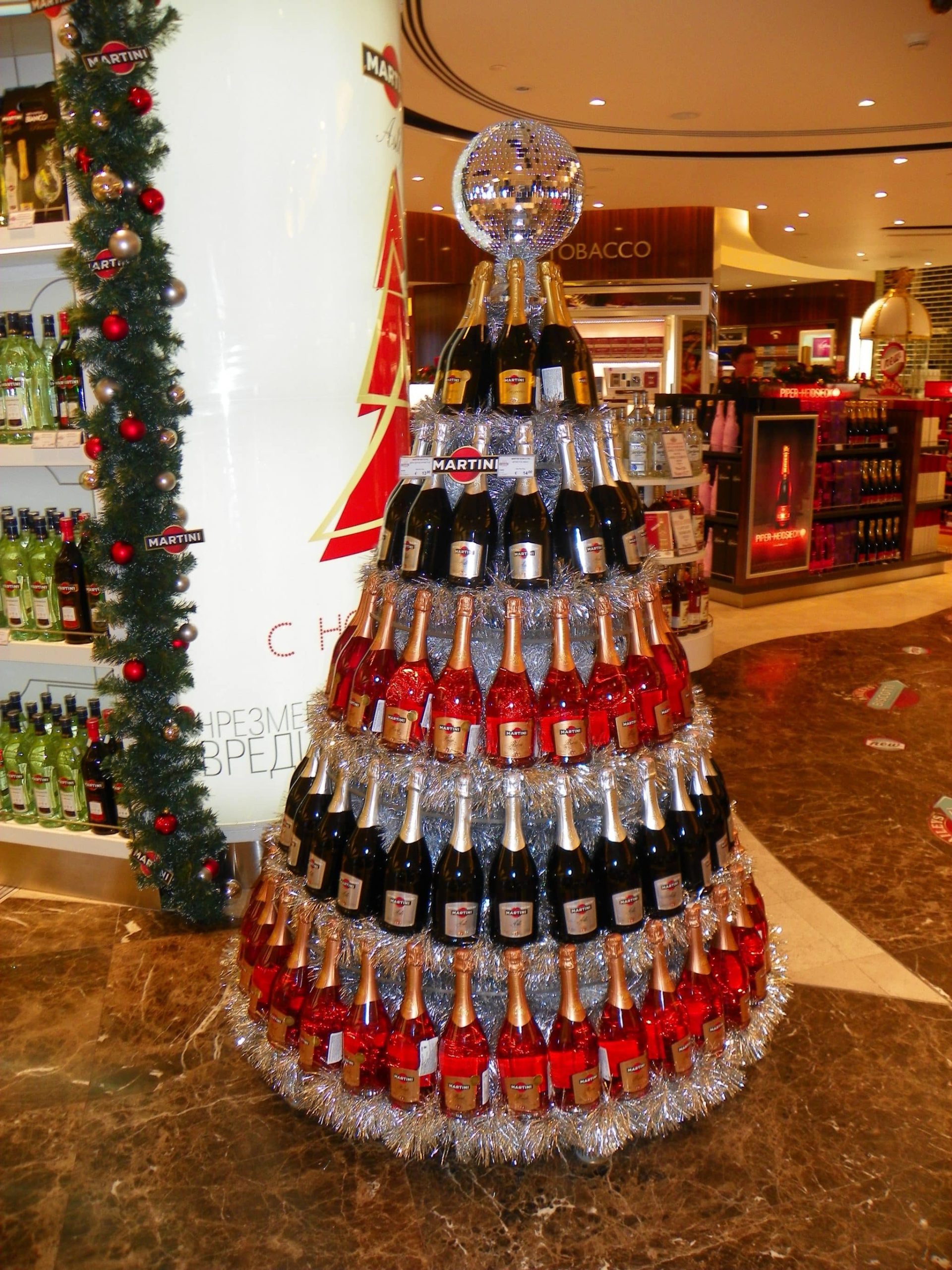 POS Merchandise – Bottle Christmas tree by Martini