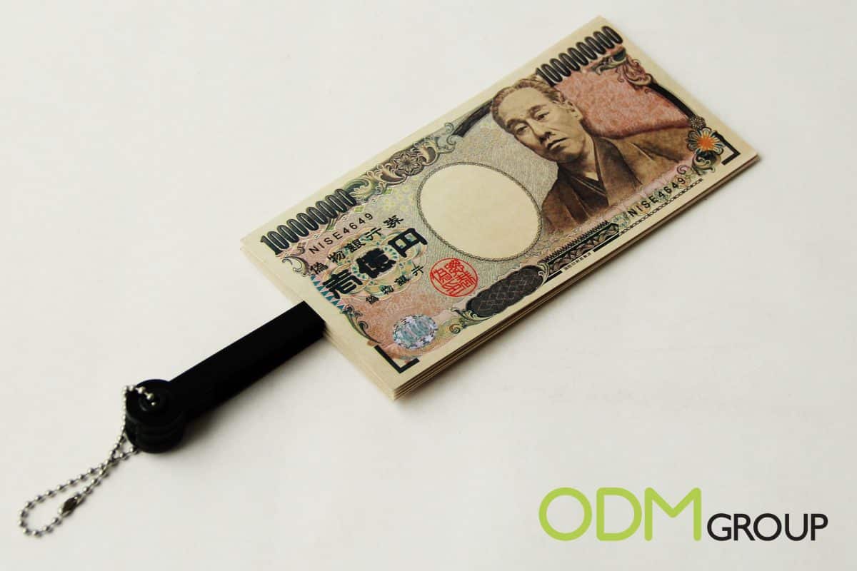 Custom Fan: Best Promo Gift for Million-Dollar Consumers