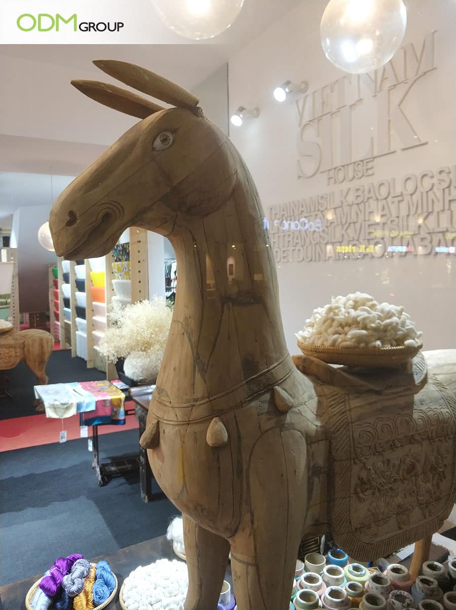 5 Reasons This Unique Wooden Retail Display Caught My Eye!