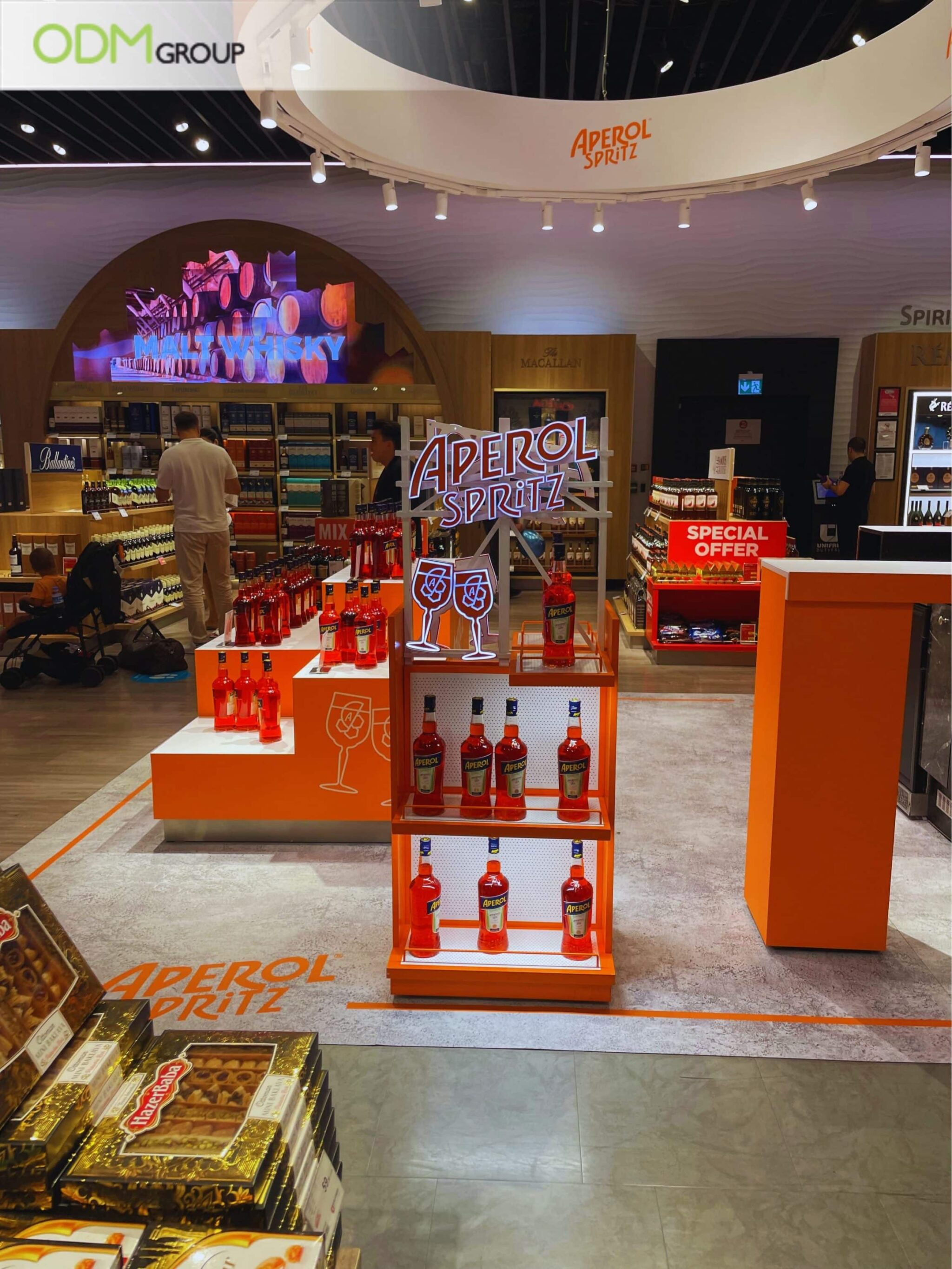 POP Floor Display: Make Your Consumers Think of The Happy Hour!